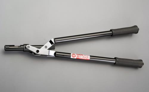 仕様：●メーカー:マーベル(MARVEL)●型番:MDC-50●用途:φ50mm以上の小型ダウンライトの取付穴加工に●切断能力:CW-19(CS-19)板厚0.5mm以下●全長:500mm●重量:1.1kg●小径のダウンライトもφ20の隙間...