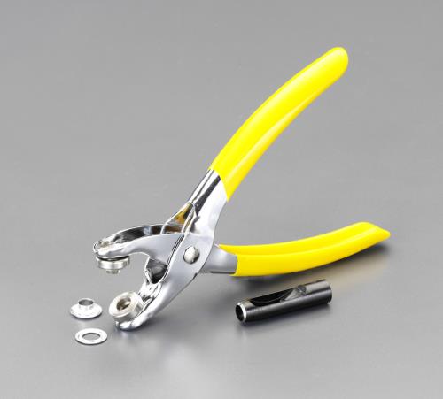 仕様：●:ハトメパンチ穴あけ用ポンチ8mmハトメ×20組●下穴ポンチ:8mm●適用ハトメ内径:8mm●ハトメ適用厚:2.5mm●全長:170mm●ハトメ玉材質:アルミ製●両面ハトメの取付け作業に必要な工具が揃ったパンチセット●厚紙、布地、ビ...