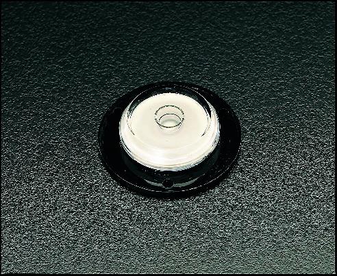 仕様：●直径:44mm●精度:1mm/m●感度:11.9mm/m●テーブルなどの平板の水平をみるのに便利です。●プラスチック製●丈夫なアクリル素材でできており、長くお使いいただけます。●作業面に固定するための取り付け穴が備わっています。商品...
