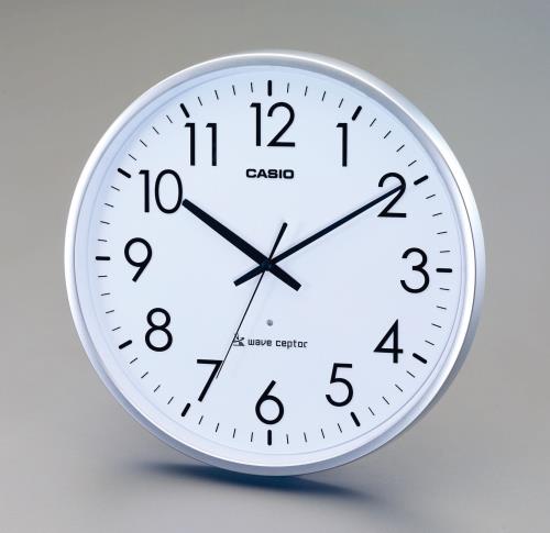 仕様：●メーカー:カシオ(CASIO)●型番:IQ-2000J-8JF●サイズ:φ360×54mm●重量:1500g●周波数:40/60kHz自動選局●ケース材質:樹脂●風防材質:ガラス●電源:単2電池×2本(付属)●電池寿命:約3年●電波...