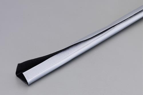 仕様：●メーカー:興和化成●型番:KMT-N20R●商品名:マジックチューブ●呼径:φ20mm●全長:25m●色:ブラック&グレー(リバーシブルタイプ)●材質:シート:難燃性塩化ビニール(ポリエステルクロス入)●使用温度:-15~70°C●...