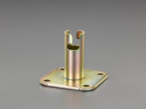 仕様：●仮設工業会認定品●仮設足場用部材●φ48.6mm単管用●高さ:105mm●ベースサイズ:120×120mm●ベース穴径:φ12mm●重量:660g●一般構造用圧延鋼材(SS400)商品画像に関する注意事項：●画像に数字等の情報が入っ...