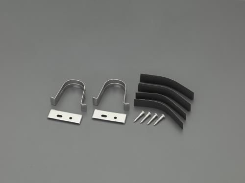仕様：●目安重量:40kg以下(2個使用時)●サイズ:53×14×40(H)mm●ねじ仕様:材質:ステンレスサイズ:M3.5×20●パイプ径25mm以下まで対応●不安定なメタルラックの転倒を防止します。●分離型なので設置後の移動も簡単です。...
