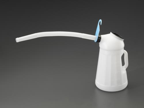 仕様：●メーカー:瑞穂化成工業●型番:0154L●容量:5L●ノズル長:500mm●ノズル外径:22mm●口径:75mm●目盛単位:1L●材質:ポリエチレン●ノズル根元部に異物混入防止の網付●本体・ノズル先端部ふた付●★ロングノズルが収納で...
