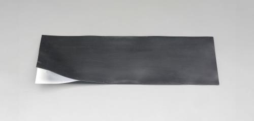 仕様：●材質:ニトリルゴム●サイズ(mm):200×500●厚み(mm):5●硬度:約60~65度●粘着付●耐油性、耐摩耗性に優れます。商品画像に関する注意事項：●画像に数字等の情報が入っている場合は、　品番末尾が対象商品の画像となります。