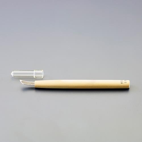 仕様：●全長:212mm●刃幅:30mm●形状:ナギナタ曲型左●材質:刃:安来鋼柄:朴●左利き用●刃が反り返っているため、線を付けやすくなっています。●曲型でより深く彫り込めます。商品画像に関する注意事項：●画像に数字等の情報が入っている場...