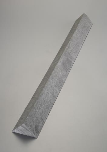 仕様：●サイズ:120×90×1500(L)mm●材質:廃プラスチック●重量:5.5kg●公差:±約5mm●100%廃プラスチックを使用しています。●耐久性・耐薬品性に優れています。商品画像に関する注意事項：●画像に数字等の情報が入っている...