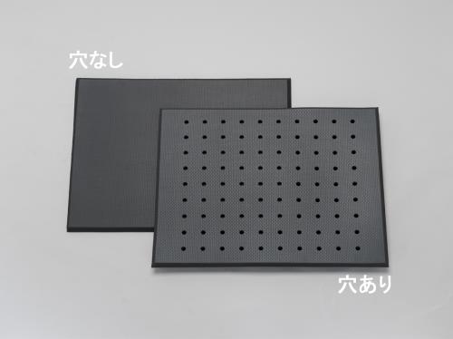仕様：●メーカー:カーボーイ●型番:AM-02●商品名:足腰マット 穴なし●サイズ:750×900mm●厚み:約17mm●材質:NBR、ポリウレタン●重量:約1540g●カラー:ブラック●引張強度:11kg/cm2●引裂強度:4.1kg/m...