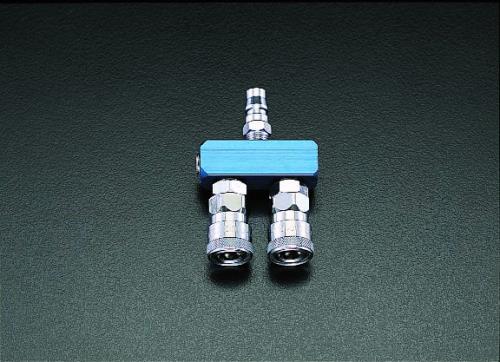 仕様：●型:20型●使用圧力:1.5MPa●材質:合金●連数:2連●サイズ:65(W)×19(D)×97(H)mm●重量(g):290●プラグは取り付けタイプです。●しっかりと締め付けて下さい。又、シールテープの使用をお奨めします。商品画像...