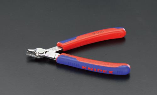 仕様：●メーカー:KNIPEX(クニペックス)●型番:7813125●ハンドル:コンフォート●全長:125mm●切断能力:軟線:φ0.2~1.6mm、中硬線:φ1.0mm●刃硬度:HRC53●直刃●仕様:ワイヤーホールド付●材質:ステンレス...