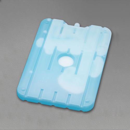 仕様：●メーカー:アイリスオーヤマ(IRIS OHYAMA)●型番:CKB-800●サイズ(mm):195×288×22(T)●重量(g):800(Lサイズ)●材質:主成分:水、吸水性樹脂、防腐剤容器:ナイロン、ポリエチレン●使用方法:凍る...