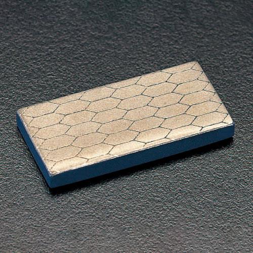 仕様：●粒度:#600●仕様:中目●サイズ:50×25×5mm●電着ダイヤモンド砥石●砥石の面直し、超硬鋼・焼入鋼・セラミック・ステンレス鋼など広く刃研ぎができます。商品画像に関する注意事項：●画像に数字等の情報が入っている場合は、　品番末...