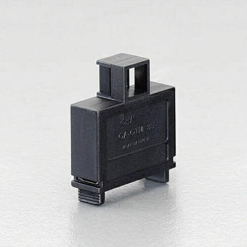 仕様：●メーカー:オーム電機●型番:OA-QTM33●用途:ねじ止め用多連式絶縁キャップ(中継用)●極数:3極●定格電圧:AC/DC600V●適合電線:最大φ3.5×2本●適合圧着端子:1.25-3mm(丸形端子)●全長:31.4×37.6...