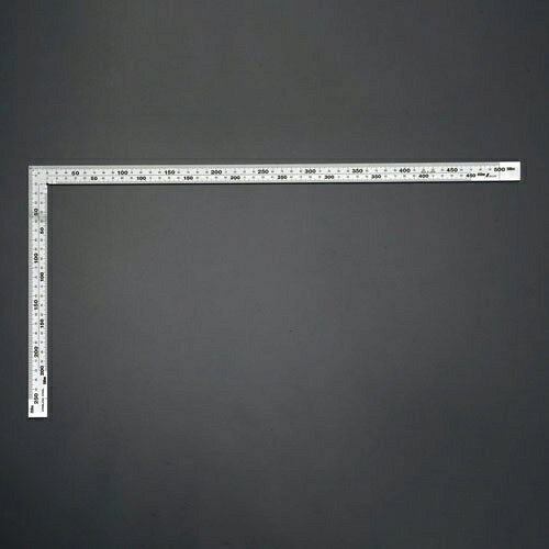 仕様：●メーカー:シンワ測定●型番:10421●測定目盛(表):(外)30×15cm(内):25×10cm●測定目盛(裏):(外)30×15cm(内)25×10cm●サイズ:320(160)×20×2.0(t)mm●重量:144g●材質:ス...
