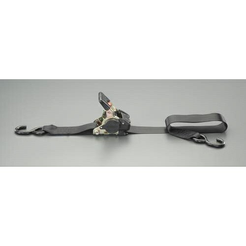 仕様：●ベルト材質:ポリエステル●使用荷重:300kg●ベルト長:固定側:110mm、調整側:3m●ベルト(幅×厚み):25×0.8mm●フック内径:22mm●バックル内にベルトが収納されているので、荷締め後のベルト余りがありません。●スチ...