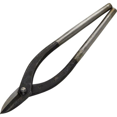 特長：厚板の直線切りに対応できます。用途：板金加工用鋏です。仕様：切断能力(mm)鉄板：0.6切断能力(mm)銅板：0.8全長(mm)：320刃長(mm)：55刃先：厚物用ストレートタイプ：鉄板用切断能力(mm)：0.6主対応素材：GL鋼板...