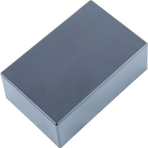 特長：汎用タイプのモールドケースです。用途：汎用ケース仕様：色：ブラック間口(mm)：107奥行(mm)：70高さ(mm)：40シャーシ寸法(mm)：65×102適合基板：TB-19(2.54mmピッチ)基板取付穴数：角上4本体色：ブラック...