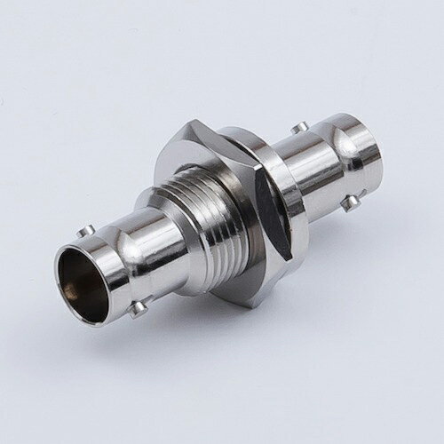 特長：BNC75Ωコネクタのアダプターです。用途：バルクヘッドタイプのBNC75Ω型中継用アダプタです。本体は黄銅にニッケルメッキ。取付可能なパネルの厚さは2.0〜5.5mm。ジャック−ジャック型です。仕様：コネクタ形状：BNC75Ωコネク...