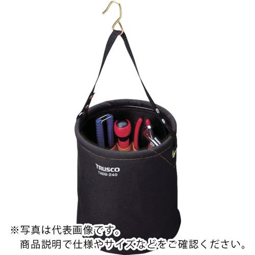 特長：日本製の高品質な縫製を施した電工バケツです。防水加工布を使用しています。底面にベニヤ板入りです。工具差し用アタッチメント付きです。仕様：色：ブラック径(mm)：φ240高さ(mm)：240奥行(mm)：240幅(mm)：240フック付...