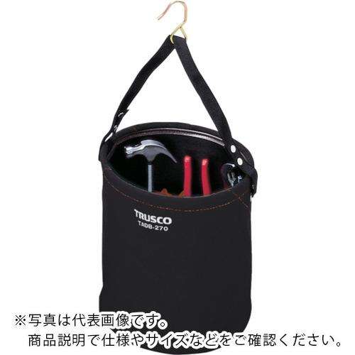 特長：日本製の高品質な縫製を施した電工バケツです。防水加工布を使用しています。底面にベニヤ板入りです。工具差し用アタッチメント付きです。仕様：色：ブラック径(mm)：φ270高さ(mm)：300奥行(mm)：270幅(mm)：270フック付...