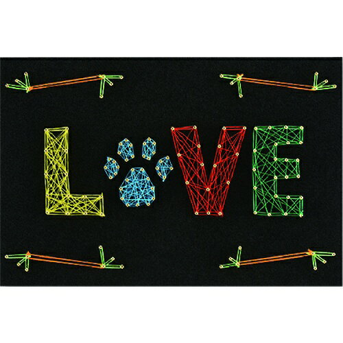 特長：釘に色糸を張って様々なデザインを表現する「ストリングボード」はアメリカなど海外で人気があるDIYインテリアデコレーションです。このキットはフォームベースに釘を刺し、糸を張るだけでおしゃれなストリングボードが簡単に作れるオールインワンキ...