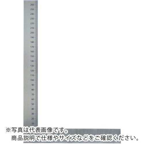 特長：直角度、真直度測定のマスタとして使用します。測定したまま数値が読める片面1mm通し目盛付の平形スコヤです。100〜1000mmの計8サイズございます。測定したまま数値が読める片面1mm通し目盛付です。用途：直角度測定、ケガキ作業に仕様...