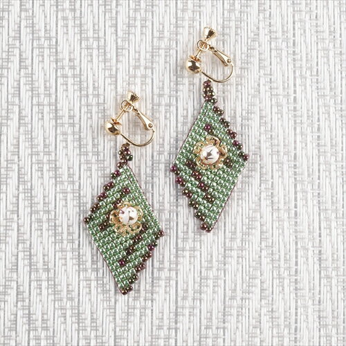 ※商品写真はできる限り実物の色に近づけるよう加工しておりますが、お客様のお使いのモニター設定、お部屋の照明等により実際の商品と色味が異なる場合がございます。H-LD-4 ビーズ織りをはじめようキット 4.イヤリング ロンバス 【トーホービー...