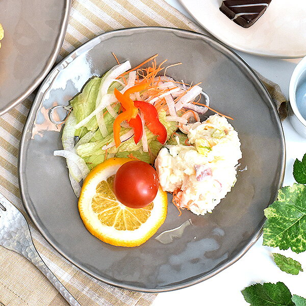 ●型番：g-1931-09 ●サイズ（約）：直径17.6×高さ2.1cm ●重量（約）：300g ●日本製 美濃焼 ●材質：陶磁器 ●レンジ可能　食洗機可能　オーブン不可 ※サイズは食器の厚みを含むサイズです。 ※サイズ・重量・容量・色味は...