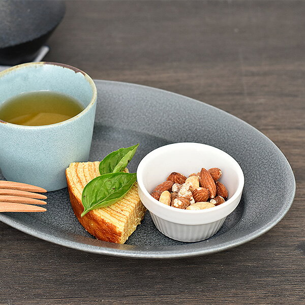 ●型番：g-2212-05 ●サイズ（約）：25×18.1×4.2cm ●日本製 ●材質：陶磁器 ●レンジ可能　食洗機可能　オーブン不可 ※サイズは食器の厚みを含むサイズです。 ※サイズ・重量・容量・色味は多少の誤差がございます。 ※商品画...