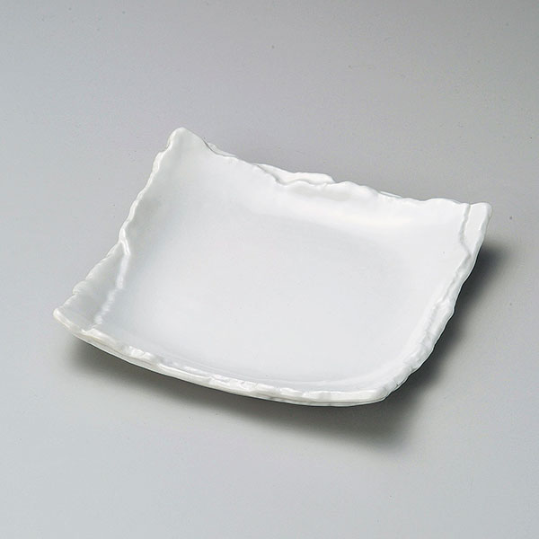 ●型番：28-216-148-ka ●サイズ（約）：15.4×15.4×2.8cm ●重量（約）：383g ●産地：日本製 美濃焼 ●素材：磁器…ここではせっ器（ストーン）も含みます。比較的丈夫な素材です。 ●レンジ可能　食洗機可能　オーブ...