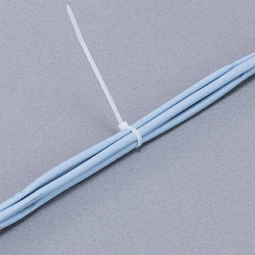 ↑↑↑正確な在庫状況は上記バナー「在庫状況を確認する」をクリックして頂き、必ずご確認ください。&nbsp;&nbsp;■ケーブルタイの先端部を、反対側の穴に通すだけの簡単結束タイプです■スタンダードなケーブルタイなので、軽い力でケーブルの結...