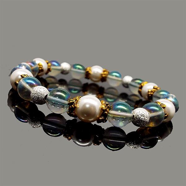 【天然石 パワーストーン】 ☆ラグジュアリーデザイン☆ オーラを施した繊細な水晶や、煌きの美しいシェルパールの間に ロンデルパーツを使用した高級感のあるデザインとなっております♪ ☆☆☆☆☆☆ 商品詳細 ☆☆☆☆☆☆ ■サイズ・容量 ・内周...