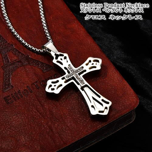 【Linestone ステンレスネックレス】 現在、大人気のステンレスネックレス クロス（十字架）モチーフのステンレスネックレス！ 中心の十字架のラインストーンが輝く ボリューム感のあるトップクロス 一目置かれるようなアクセントになるアクセ...