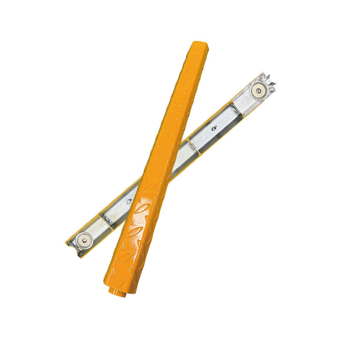 サイズ 56w×600L×20t 材質 スチール＋ネオジウム磁石 質量 1.2kg 入数 2本 付属品：ネオジウム磁石2個 ◆特長◆ ●強風などによるキャスターゲートの暴れを防止します。 ●マグネット式なので、敷鉄板上に置くだけで簡単に設置...