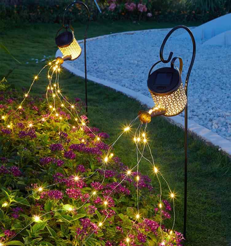 ソーラーじょうろライト 2個セット スタンド付 ジョウロ ガーデンライト 自動点灯 電球色 屋外 防水 装飾用 ソーラーライト ソーラーランタン 置物ライト LEDライト 配線不要 おしゃれ 日本【幻想的な光が目を引く】夜になると、じょうろ...