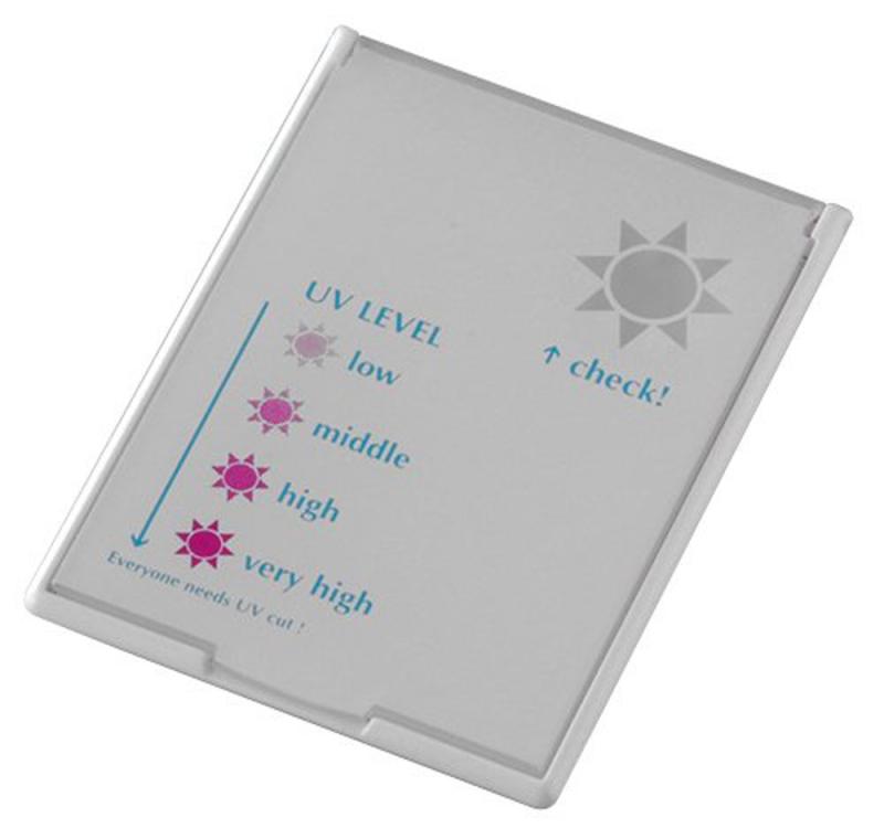 UVレベルチェッカーミラー コンパクトタイプ紫外線を感知するとフレームの色が変化するUVチェック機能がついたコンパクトミラー。<b>原産国 :</b> 日本<b>商品サイズ (幅X奥行X高さ) :<...