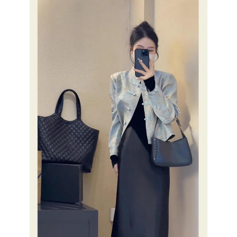 ・柄: 植物花卉・流行要素: ジャカード・加工: 刺繍・素材: ポリエステル・主素材含量: 70%～80%・スタイル: プライベート、お嬢様・セット内容: トップス、スカート・対象: 女性・袖丈: 長袖・袖のタイプ: レギュラー・カテゴリ:...