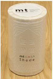 mt CASA Shade[特徴]窓ガラス用テープ！日差しを和らげ、目隠しにもなるレースカーテンのような効果に加え、紫外線を99%カット！耐候性にも優れています。[サイズ]90mm幅&times;10m巻※使用上の注意：貼る場所によっては表...