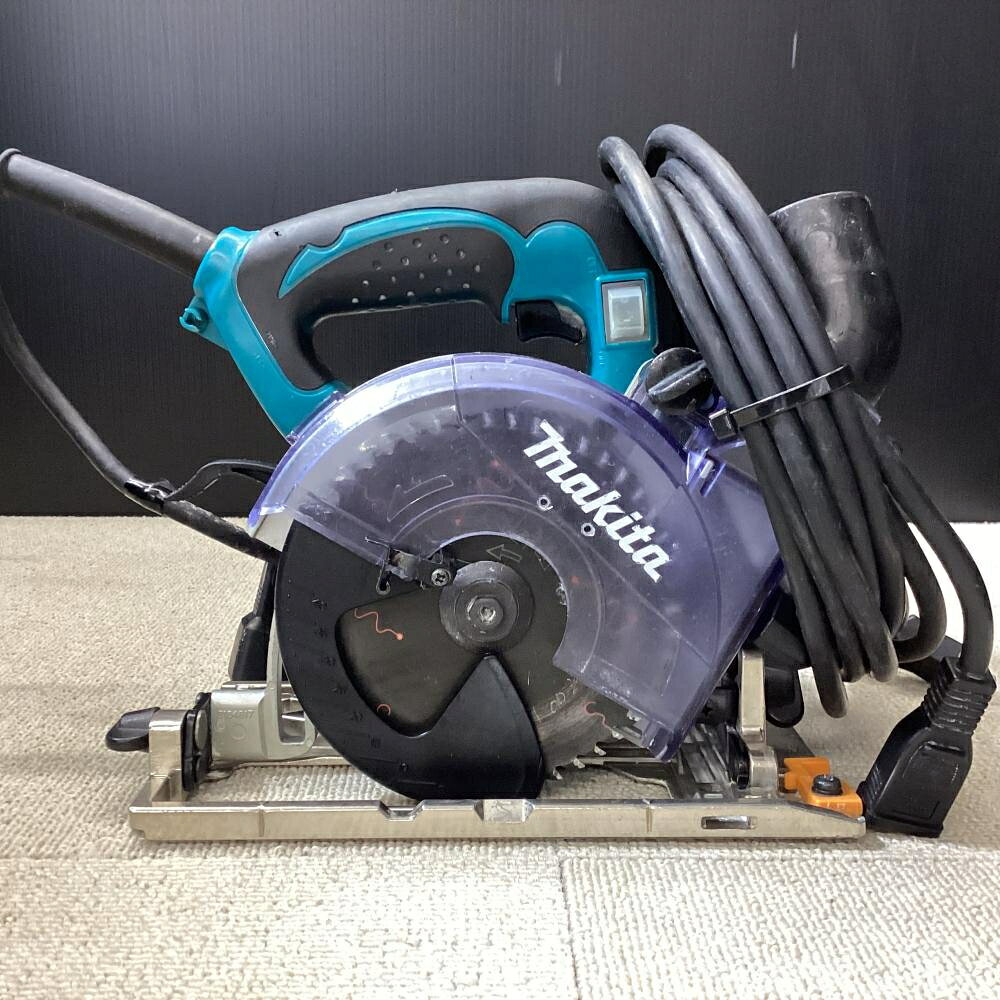 ご覧いただきありがとうございます makita/マキタ KS5000FX 125mm防じんマルノコ(集じん機接続専用) 状態：中古 ・本体+コード付 ・写真に写っているものが全てです ・動作確認、ライト点灯確認済みです ・コード補修あり ・...