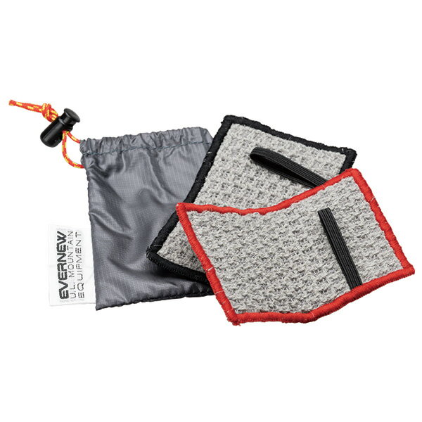 クッカー専用洗浄スポンジ。2枚組なので汚れに応じて使い分けられて便利です。スポンジの汚れを閉じ込めるケース付き。コーティング系のフライパンでも安心して使用出来る硬さです。特殊な織構造のナイロン製で片面は頑固な汚れ用にしっかりとした繊維を編み...