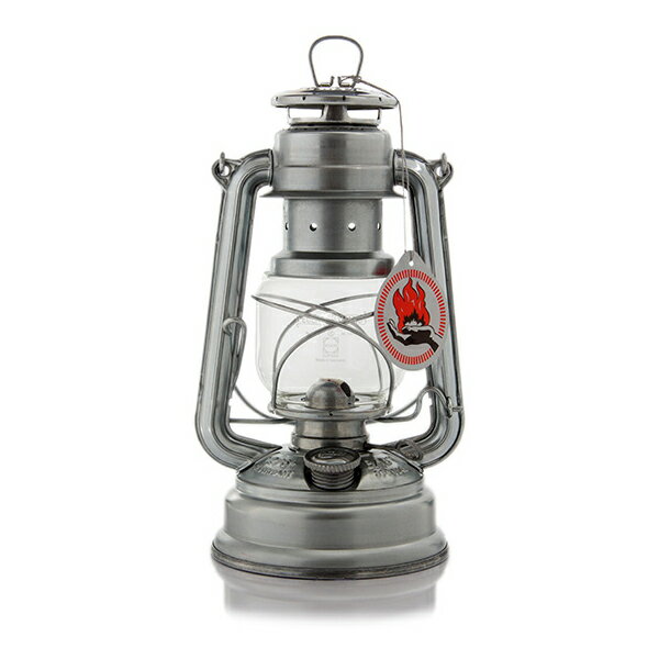 ※北海道・沖縄へは発送できません、ご注文はキャンセルになります。 燃料に灯油を使用した、誰でも簡単に使用できるシンプルな構造のランタンです。燃焼時間は約20時間以上。サイズ：15×13.5×H26.5cm重量：530gタンク容量：340ml...