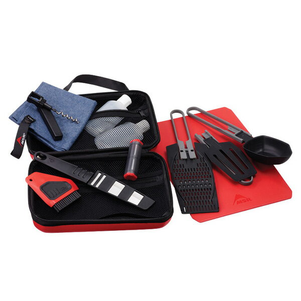 ※北海道・沖縄へは発送できません、ご注文はキャンセルになります。 使いやすい二つ折りのカッティングボードをはじめ、野外での調理に必要なキッチンアクセサリーをひとつにまとめました。ロゴを型押ししたファスナー付きのケースは吊り下げて使用できます...