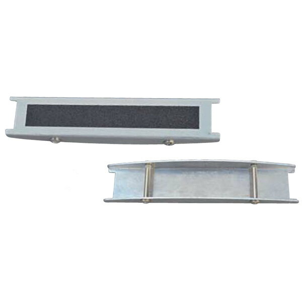 ※北海道・沖縄へは発送できません、ご注文はキャンセルになります。 アルミニウム製踏み板プレート。滑り止め材付き。アブミラダーの各ステップに固定して取付ける事が出来ます。アブミ最下段に取り付けると、全体がさらに安定して使いやすくなります。素材...