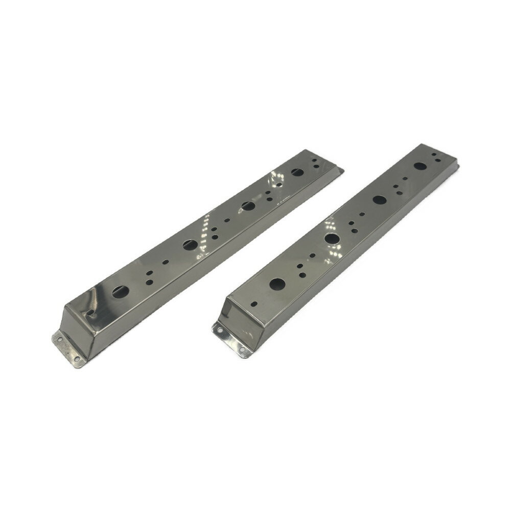 【商品名】 エストック 角マーカー/デベソ用取付4連ステー 6W用 L/R ステンレス 【商品説明】 本体材質：ステンレス サイズ：W420×H55×D30mm 入り数：2枚セット ピッチ：角マーカー6W用 【備考】 ・6W用になりますので...