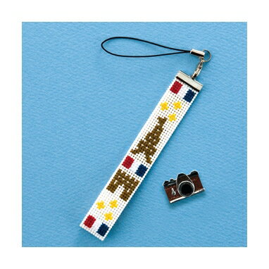 ●キット内容：25番刺繍糸(綿100%)、ビニールキャンバス、ストラップ、ひも止め金具、クロス刺しゅう針、アルファベット図案、図案付説明書●難易度：E(初級者向け)●出来上がり寸法 本体：全長約17cm (ししゅう部分縦約9.5cm×横約1...