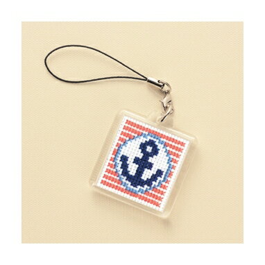 ●キット内容：25番刺繍糸(綿100%)、No.3900布(アイーダ・白、綿100％)、ストラップ、台紙、クロス刺しゅう針、図案付説明書●難易度：E(初級者向け)●出来上がり寸法 本体：全長約11cmアクリルケース外径：縦約4.2cm×横約...