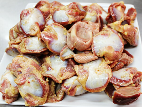 内容量 1kg(写真は1kg) 賞味期限 冷蔵到着後1日・冷凍到着後2週間 保存方法 商品到着後、必ず冷蔵(冷凍)で保存 原材料 鶏肉：砂ずり 商品説明 調理例： ・やきとり ・炒め物 ・からあげ ・スープのだし ・煮込み料理 備考 堅めの...