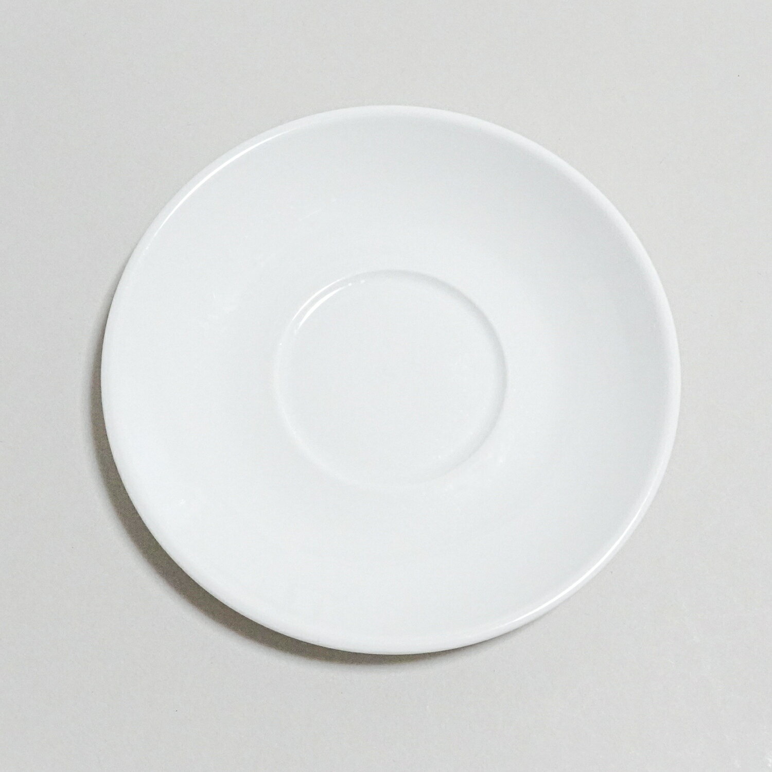 サイズ約14.4Φ×H2cm 内径：約5.8Φ原産国中国注意事項■閲覧時のモニター環境によりましては実際の商品と若干違うお色味に映ることもございます。 ※輸入品の為、生産ロットにより「寸法」や「色合い」等に若干の誤差がある場合もございます。...
