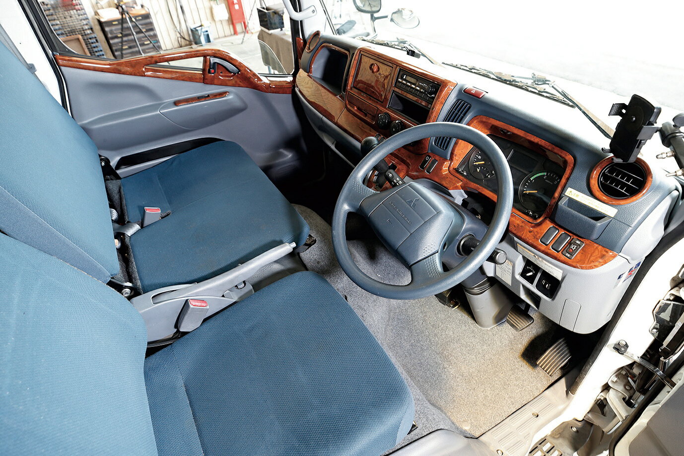 商品情報商品　説明適合：ブルーテックキャンター標準車H22.11〜R2.10　20キャンターR2.11〜オートマ車専用注意！ナビ装着車は　取付出来ない場合がございます。グレード・オプション・　装備品等により一部パーツが　取付できない、または...