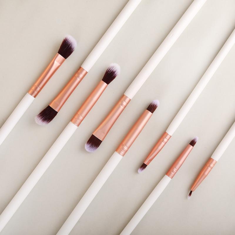 3個セットメイクブラシ レディース セット 豪華感 14本 柔らかい ナイロン 化粧ブラシ アイシャドウブラシ フェイスパウダーブラシ 持ち運び 美容ツール 黒 白・カテゴリ: 化粧ブラシ・ブラシ素材: ナイロン・ブラシ本数: 14本・ブラ...